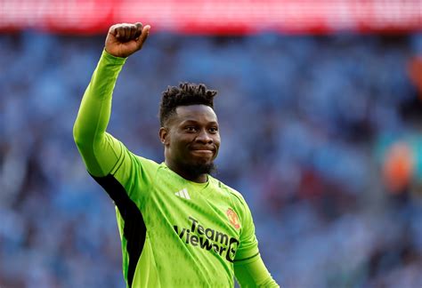 Onana Hits Back At Ex Man Utd Stars Criticism Soccer Laduma