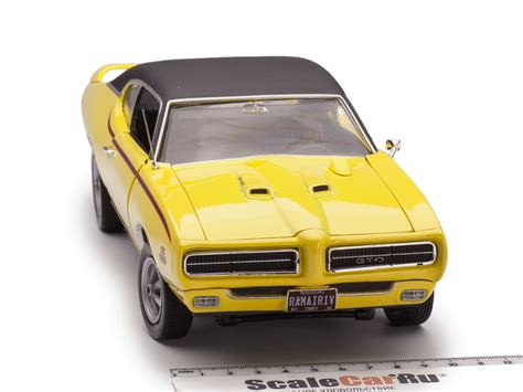 Масштабная модель Pontiac Gto Judge 1969 Goldenrod Yellow желтый с черным