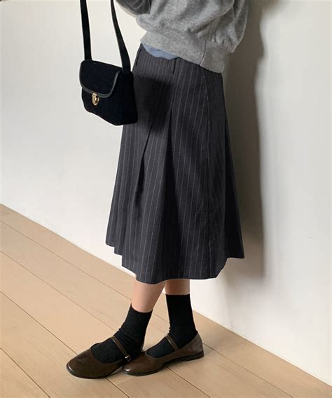 디카일리 🍁가을신상🙋‍md강력추천 Made 스트라이프 미디 플리츠스커트 하객룩출근룩격식차림면접라이브러리언치마