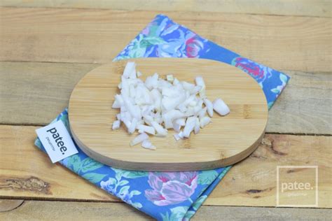 Тушеная кислая капуста с сосисками рецепт с фотографиями Patee Рецепты