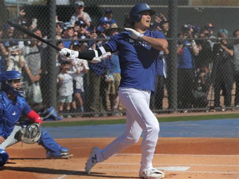 大谷翔平が初の実戦打撃練習で2安打の好発進！ 「ヤベッ！」初スイングでバットが折れるアクシデントも｜ニフティニュース