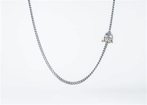 금속 금속 가공 깃털 디자인 럭셔리 매끄러운 매우 복잡한 목걸이 미니멀 미니멀리스트 보석 보석 조각 선물 섬세한 세련된 세련된 보석 수직 쐈어