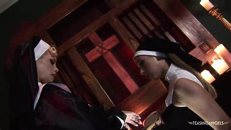 하드코어 자지를 빠는 두 명의 수녀 xHamster