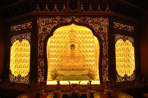 นายกฯอิ๊งค์ ชวนคนไทยสักการะ พระเขี้ยวแก้ว วันที่ 4 ธ ค 67 14 ก พ 68 ณ ท้องสนามหลวง