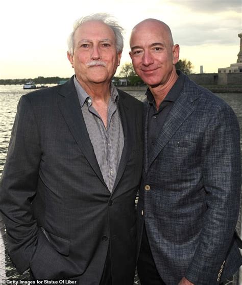 Jeff Bezos Rock Wholl Be By His Side As He Weds Lauren Sanchez