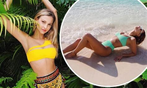 8 Hot Sexy Sophie Harrison Bikini Pics