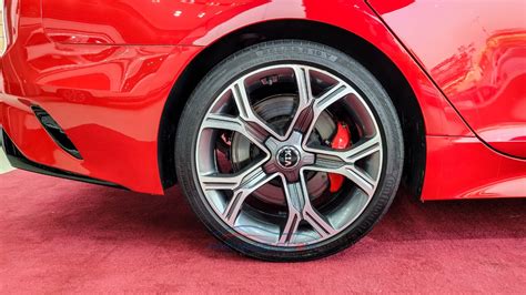 Here Are Exclusive Photos Of Kia Niro Ev And Stinger Pakwheels Blog