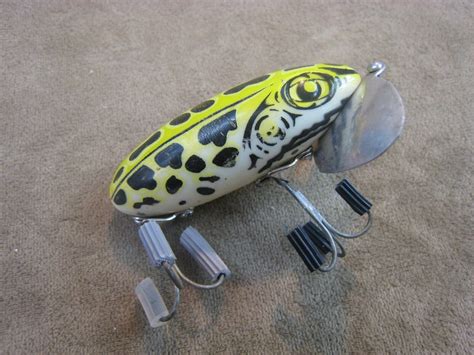 Vintage Fred Arbogast Jitterbug Lure Frog Black Spots Green And White Body 4637240477