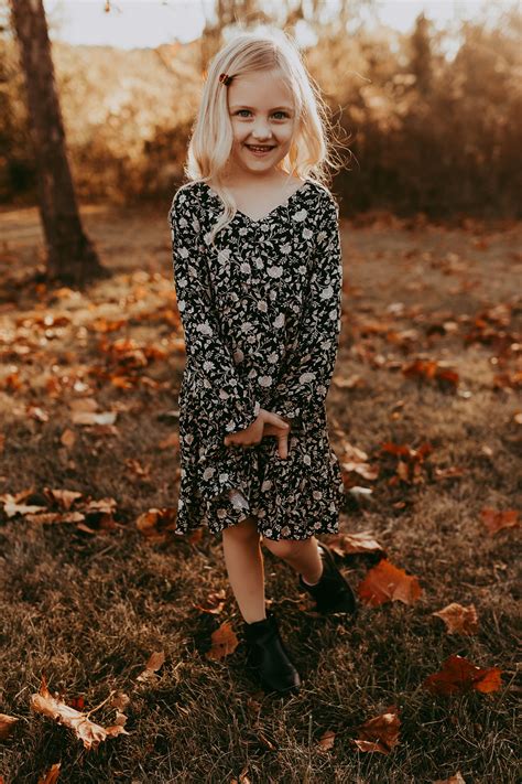 V And V Team — Violet And Vines