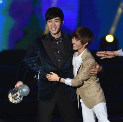 C Ent Buzzing About The Too Pretty Bromance Of Guo Jingming And Cheney Chen A Koalas Playground