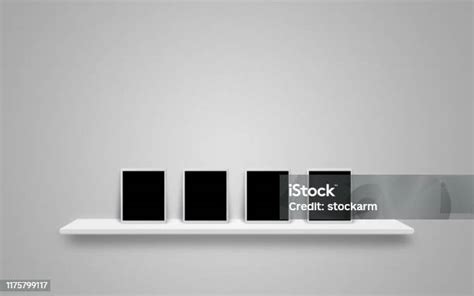 장식 및 흰색 색상 배경에 덮여 사진과 사진 프레임 흰색 색상 선반 0명에 대한 스톡 사진 및 기타 이미지 0명 3차원 형태 검은색 Istock