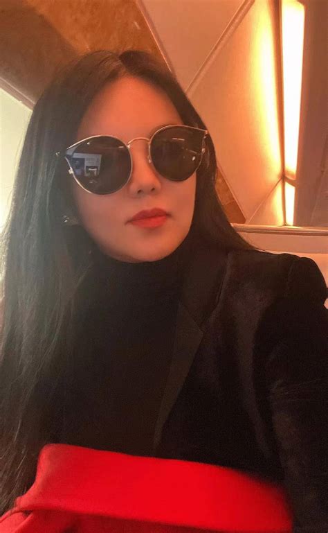 李湘带女儿到迪拜跨年 坐头等舱一趟需八万元 搜狐大视野 搜狐新闻