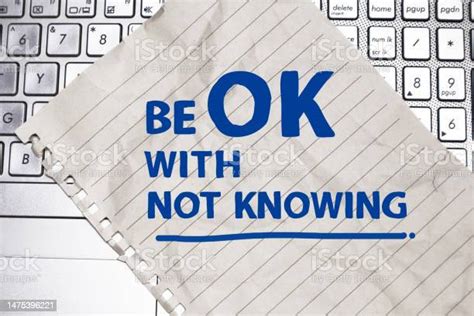 모르고 괜찮아 종이에 쓰여진 텍스트 단어 타이포그래피 삶과 비즈니스 동기 부여 영감 개념에 대한 스톡 사진 및 기타 이미지 개념 격언 노트 Istock