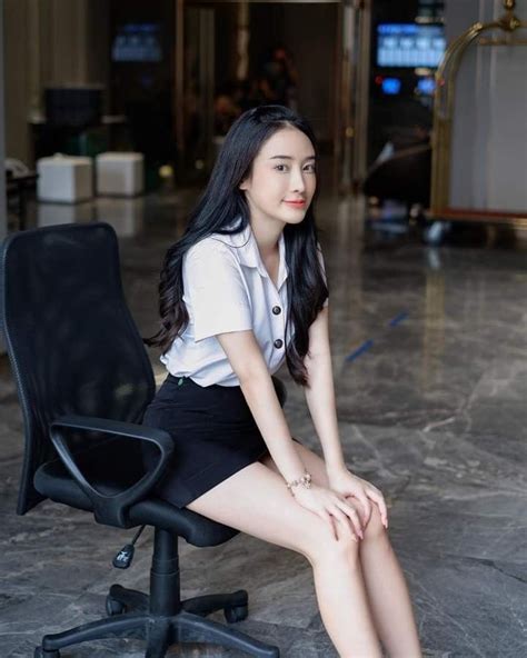 ปักพินโดย Ontawon ใน สาวมหาลัย นางแบบ ผู้หญิง สาวสวย