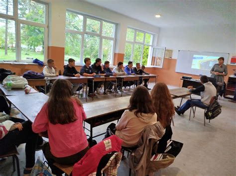 Дана 4 10 2024 године нашу школу посјетила је замјеник Омбудсмана за дјецу РС Јованка