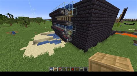 Is Anyone Able To Tell Me Why The Top Line Of Redstone Is Locking The Lower Line And How I