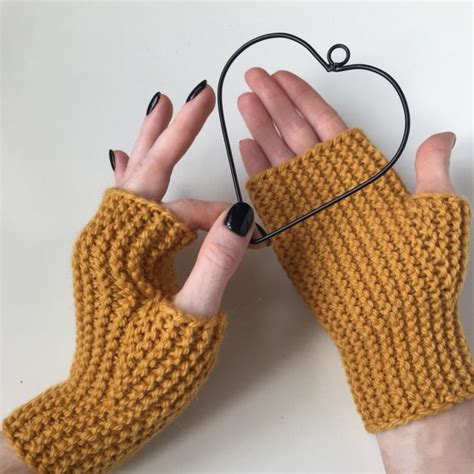Как связать митенки спицами и крючком пошаговое описание схем вязания для начинающих 69 фото
