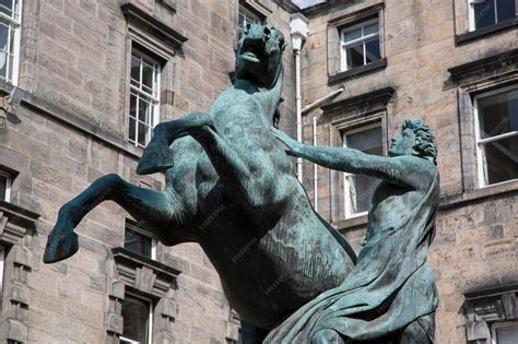 Premium Photo Alexander And Bucephalus Statue Edinburgh Scotland