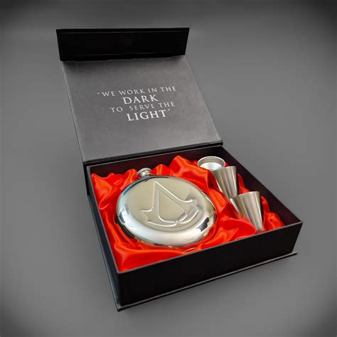 Assassins Creed Hip Flask T Set Raven Forge