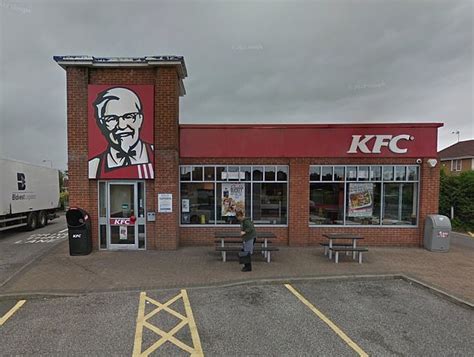 Northamptonshire Police Trainer Jailed For Trying To Meet 15 Year Old Girl In A Kfc For Sex