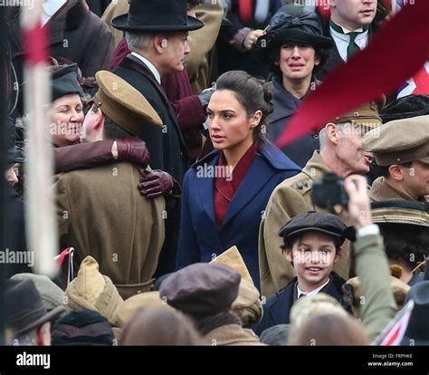 Gal Gadot Military Uniform Spacotin