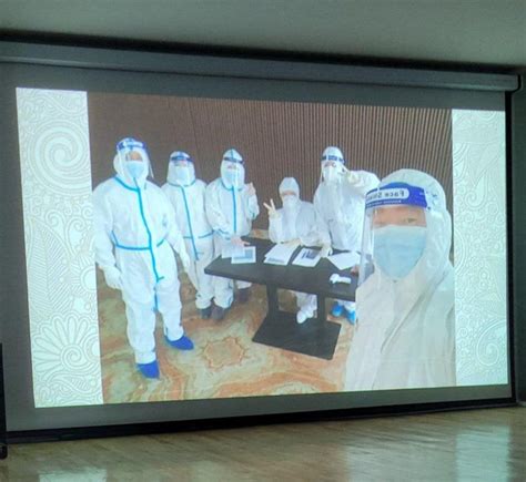 Үндсэн мэргэшлийн үнэмлэх гардуулах ёслолын арга хэмжээ боллоо Эрүүл мэндийн хөгжлийн төв