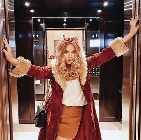 Penny Lane From Almost Famous Halloween Costume Style Famous Outfits 70s Inspired Fashion