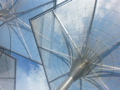 무료 이미지 건축물 구조 태양 바람 지붕 마천루 반사 돛대 정면 푸른 전기 현대 에너지 관광 명소 플렉시 유리 지구의 분위기 전자 부속품