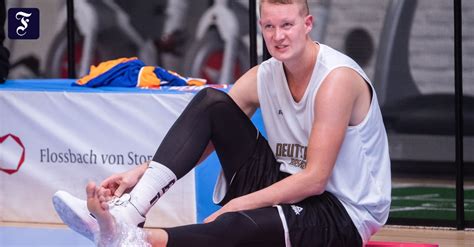 Basketball Em Fehlender Robin Benzing Mit Emotionalen Worten