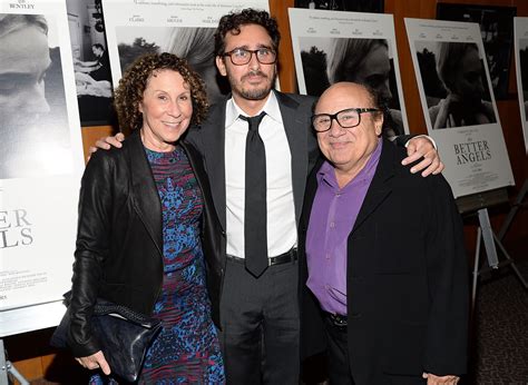 Danny DeVito S Son Jake DeVito Biography Height Wife Age Movies Net Worth Wikipedia