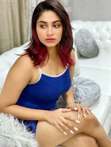 ಸೀರೆಗೂ ಸೈ ಹಾಟ್ ಡ್ರೆಸ್‌ಗೂ ಜೈ ವಿಕ್ರಮ್ ಬೆಡಗಿ ಶಿವಾನಿ ನಾರಾಯಣನ್ Vikram Fame Shivani Narayanan Latest