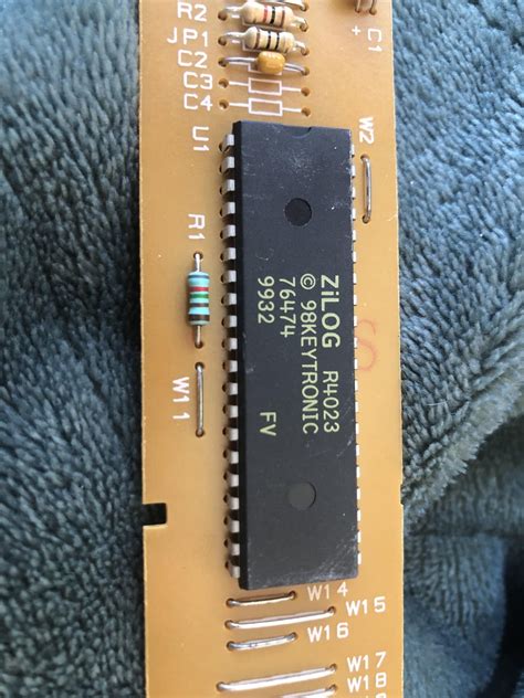 Reprogram Old Keyboards Microcontrollers Rmicrochip