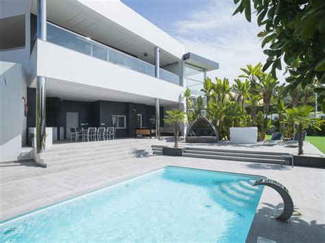 Rainscreen Cladding Infinite Tiling