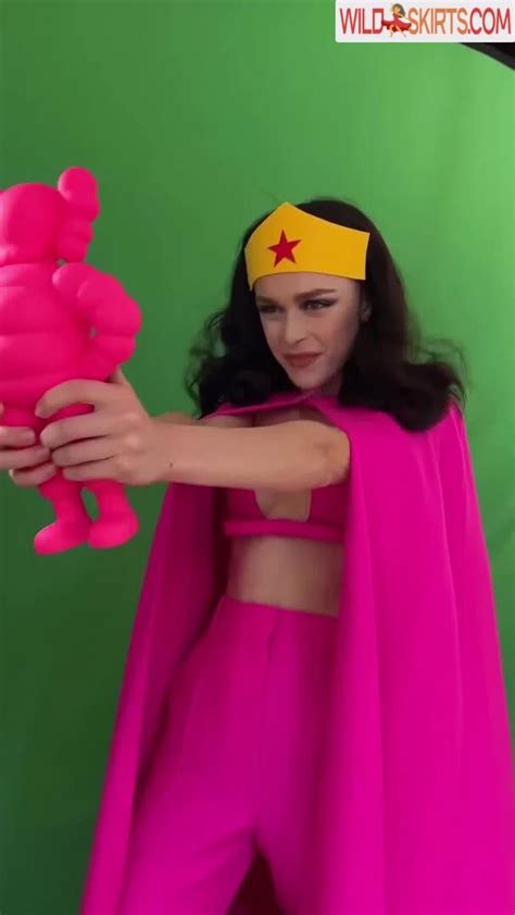 Kiernan Shipka Adventuressabrina Kiernan Shipka Kiernanshipka