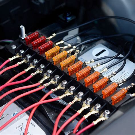 자동차 퓨즈 박스 홀더 12v 75a 질량 차단기 디지털 전압계 듀얼 Usb 포트 퓨즈 블록 6 가지 방법 보트 캠핑카 Rv 부품 용 12 가지 방법 소모품