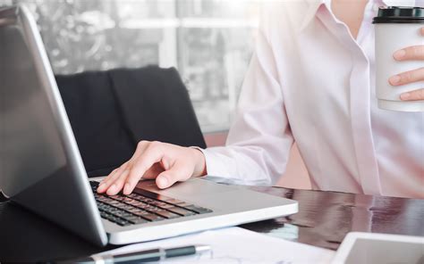 10 Best Writing Assistant Software Tools To Help You Grow Faster In 2025