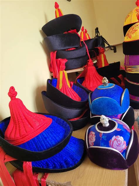 Эрдэнэмандал Сумын Эрдэнэмандал Сумын Түүхт 100 жил