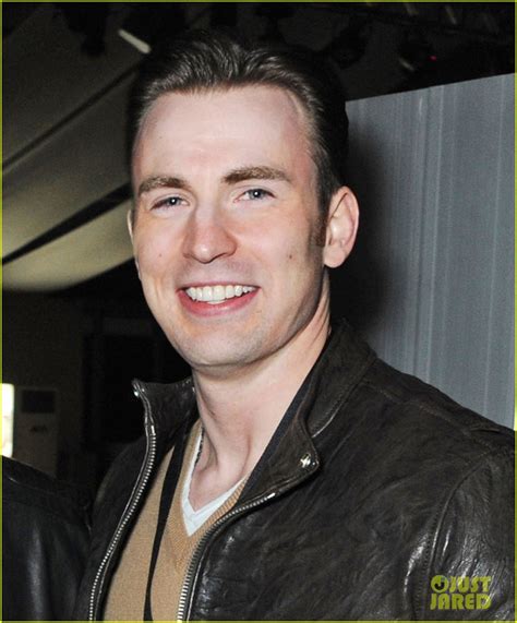 Chris Evans Shaves His Beard Off And Captain America Is Back Photo