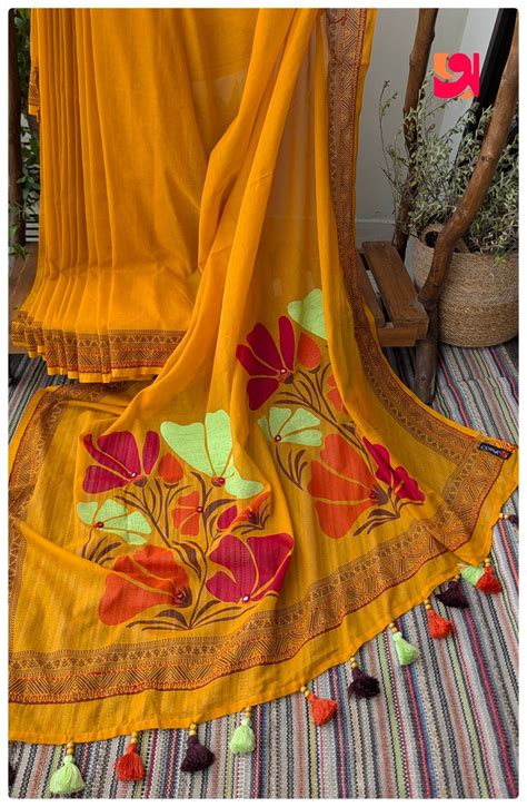 অপরাজিতা শারদ আয়োজন ২৫ শৈলী বাসন্তি নরম সুতি শাড়িতে