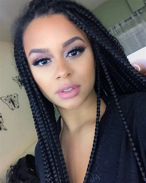 Winny Munoz Sexy Pics On