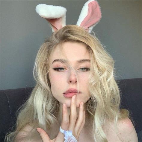 Пин от пользователя 𝓐 на доске مرات الحفظ السريع Лицо Модные рисунки Белые волосы