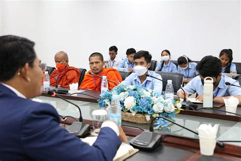 រូបភាពសកម្មភាព៖ តំណាង គ ជ ប ដឹកនាំដោយ ឯកឧត្ដម ស៊ុំ ប៊ុនហុង អគ្គនាយកនៃអគ្គនាយកដ្ឋានអប់រំ ព័ត៌មាន