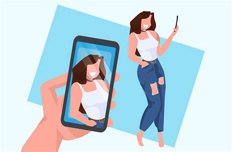 캐주얼 여자 스마트 폰 카메라 손에 Selfie 촬영 화면에 사진과 함께 핸드폰을 들고 휴대 전화 여자 만화 캐릭터 평면 전체 길이 수평 포즈 개념에 대한 스톡 벡터 아트