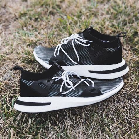 女生專屬adidas Consortium x NAKED 推出全新鞋款 每日頭條