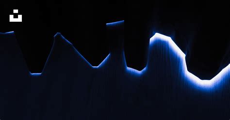 파란색과 흰색 조명 경계선 사진 Unsplash의 무료 증권 거래소 이미지