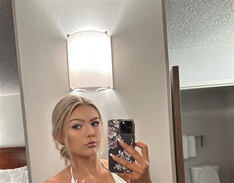 Hailey Sigmond Bio Age Height Wiki Models Biography