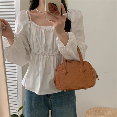 샤인글램 당일출고여친룩강추 라운드넥 긴팔 오프숄더 끈 셔링 퍼프 밴딩 크롭 블라우스 셔츠 하객룩 데이트룩 4color6611