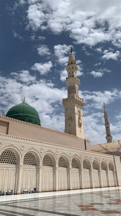 المسجد النبوي Scuola