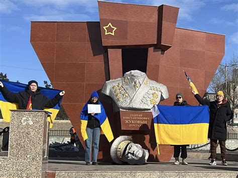 Дайныг эсэргүүцэн жагсдаг Монгол иргэдийг тогтоож ОХУ ын хилээр