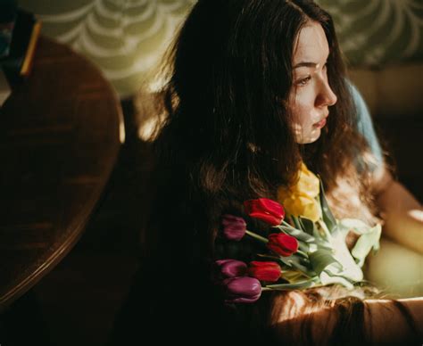 27 Creative Self Portrait Photography Ideas And Tips